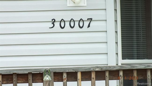 30007 Meadow Lane, Inactive in Gibraltar - Zoocasa