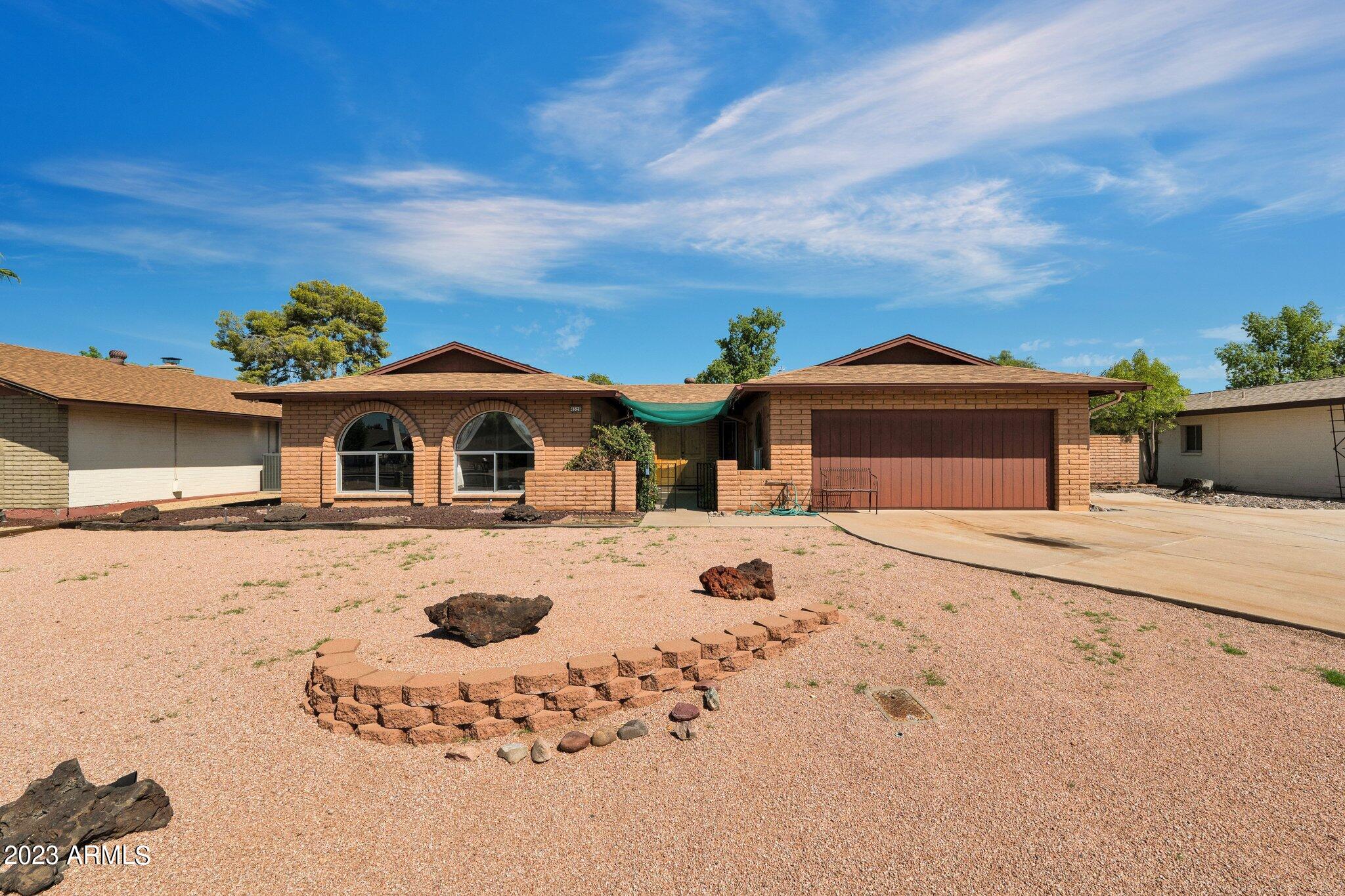 4528 W Butler Drive, Sold in Glendale - Zoocasa