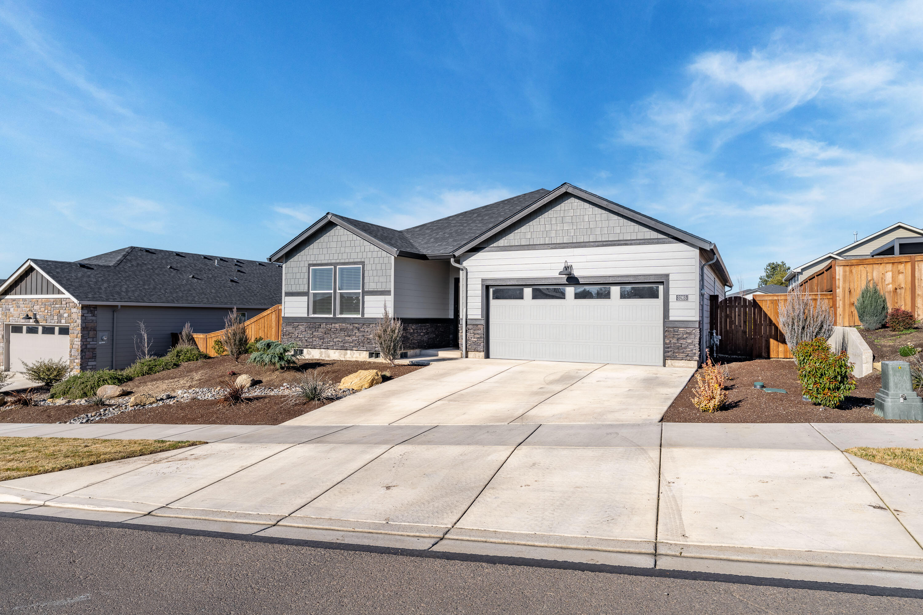 3265 Broken Top Way, For Sale in Medford - eXp Realty