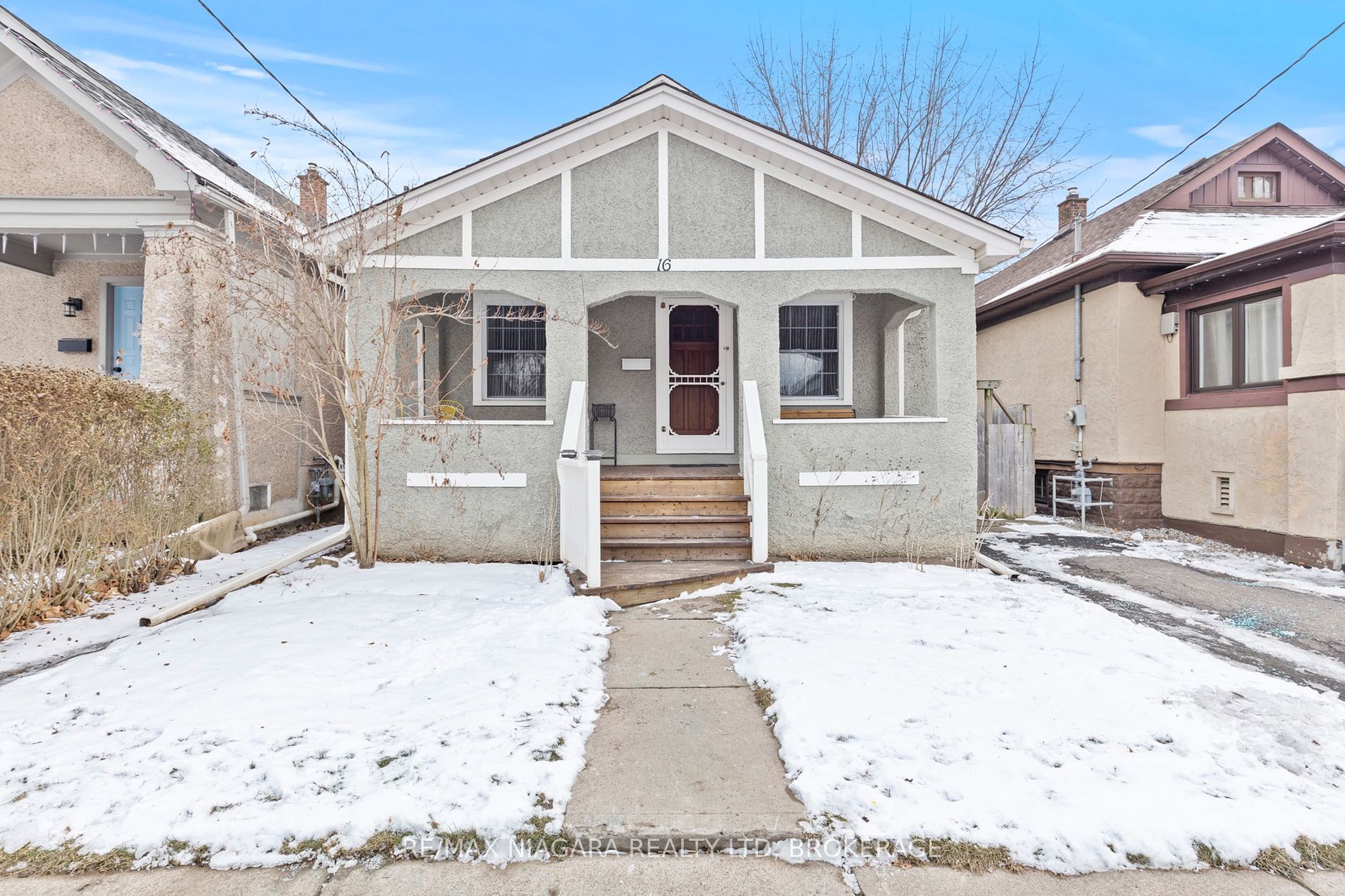16 St Patrick St, Sold in Saint Catharines - Zoocasa
