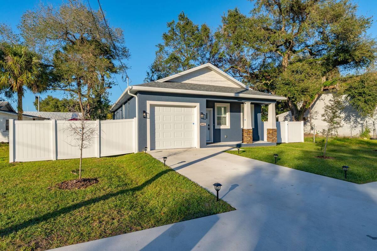 3402 E 10Th Avenue, For Sale in Tampa - eXp Realty