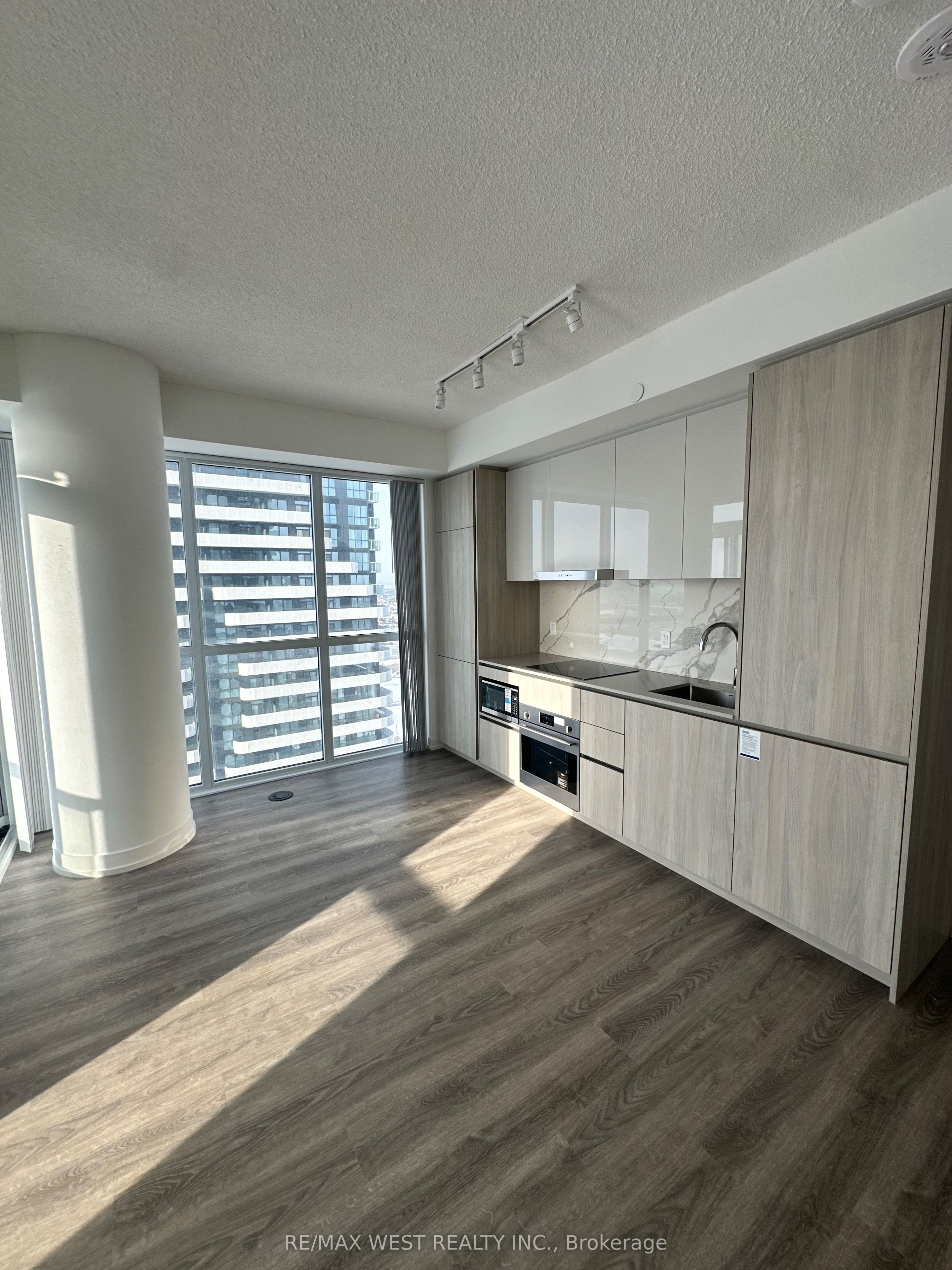 3212 - 8 Interchange Way, For Rent in Concord - eXp Realty