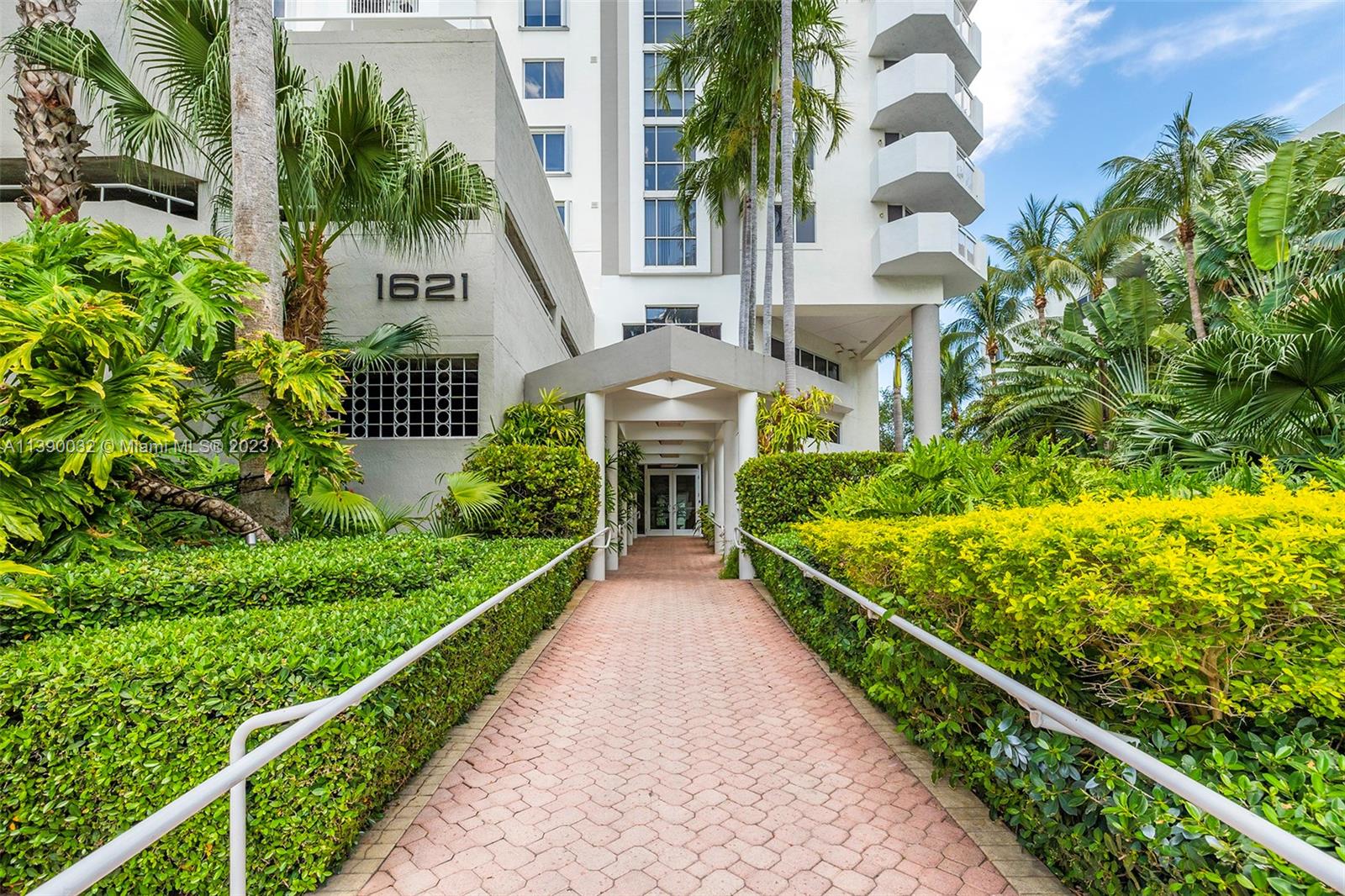 505 - 1621 Bay Rd, For Rent in Miami Beach - Zoocasa