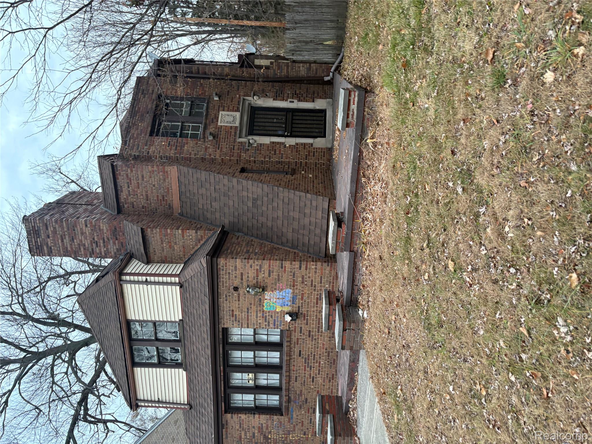 8481 E Outer Dr, Pending in Detroit - eXp Realty