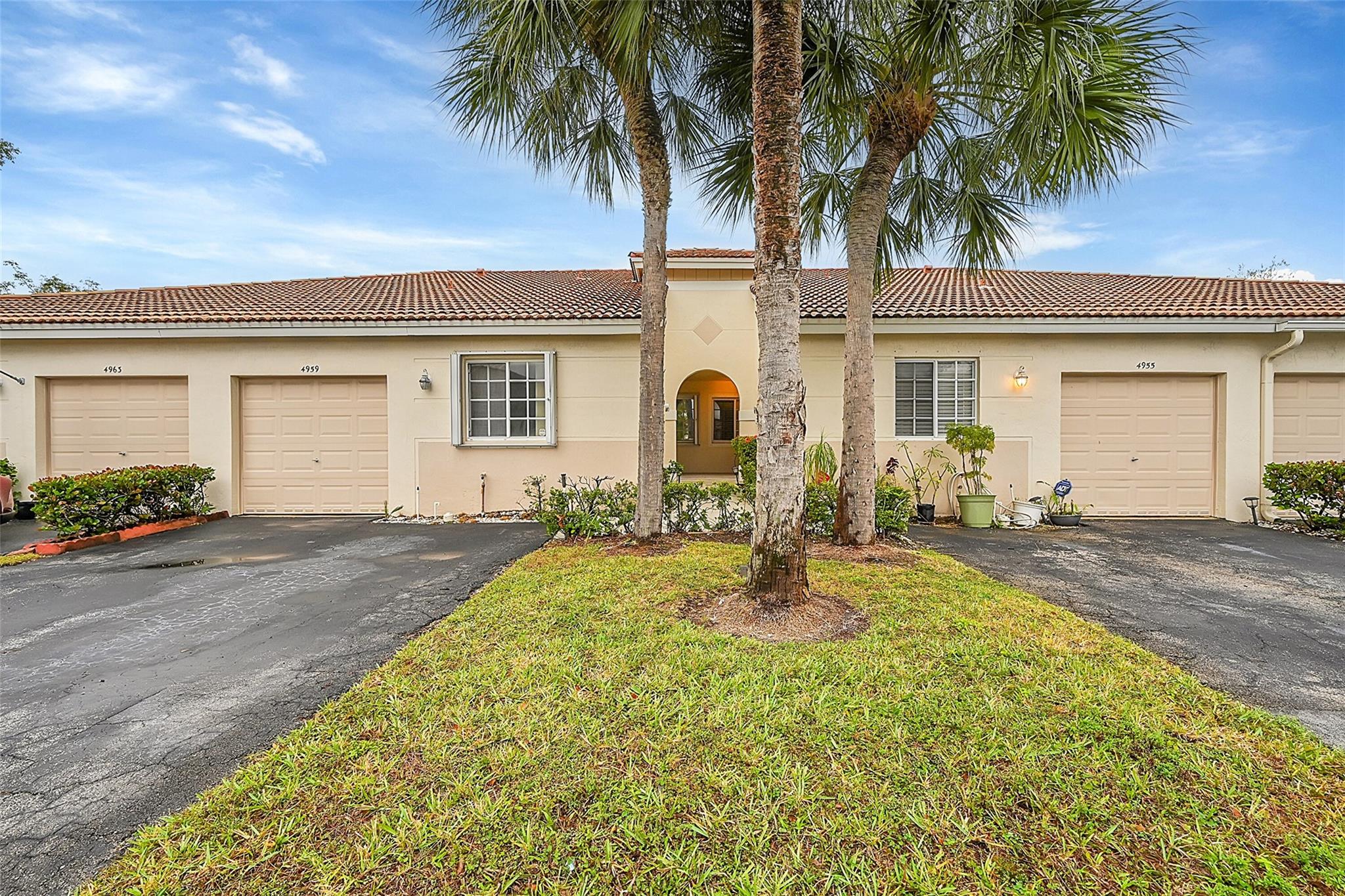 164 - 4959 Sw 32nd Ave, For Sale in Fort Lauderdale - Zoocasa