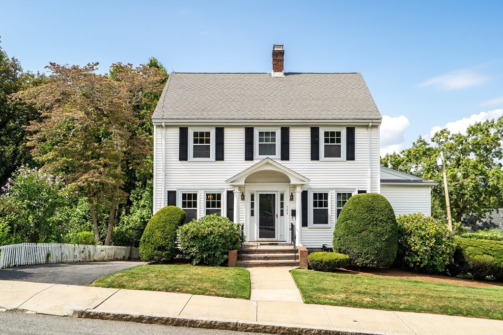 70 Robin St, For Sale in Boston - eXp Realty