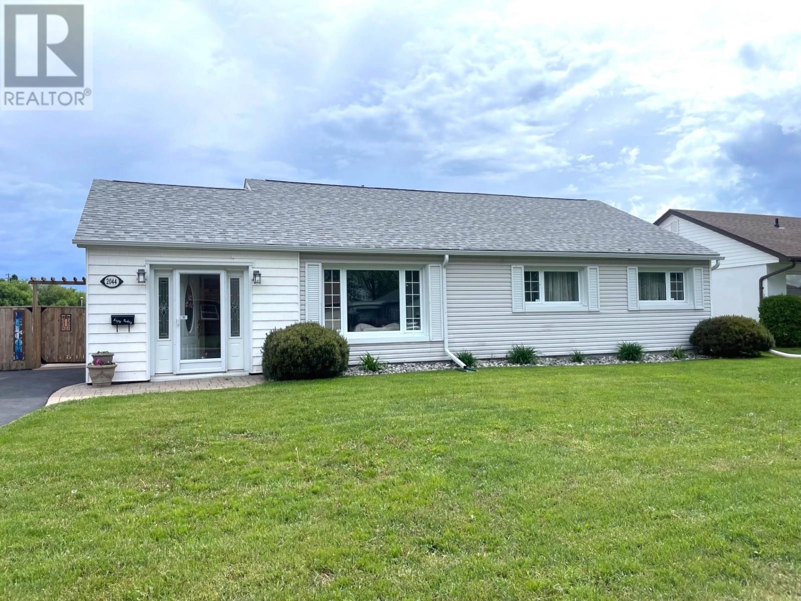 2044 Begin St E, For Sale in Thunder Bay - eXp Realty