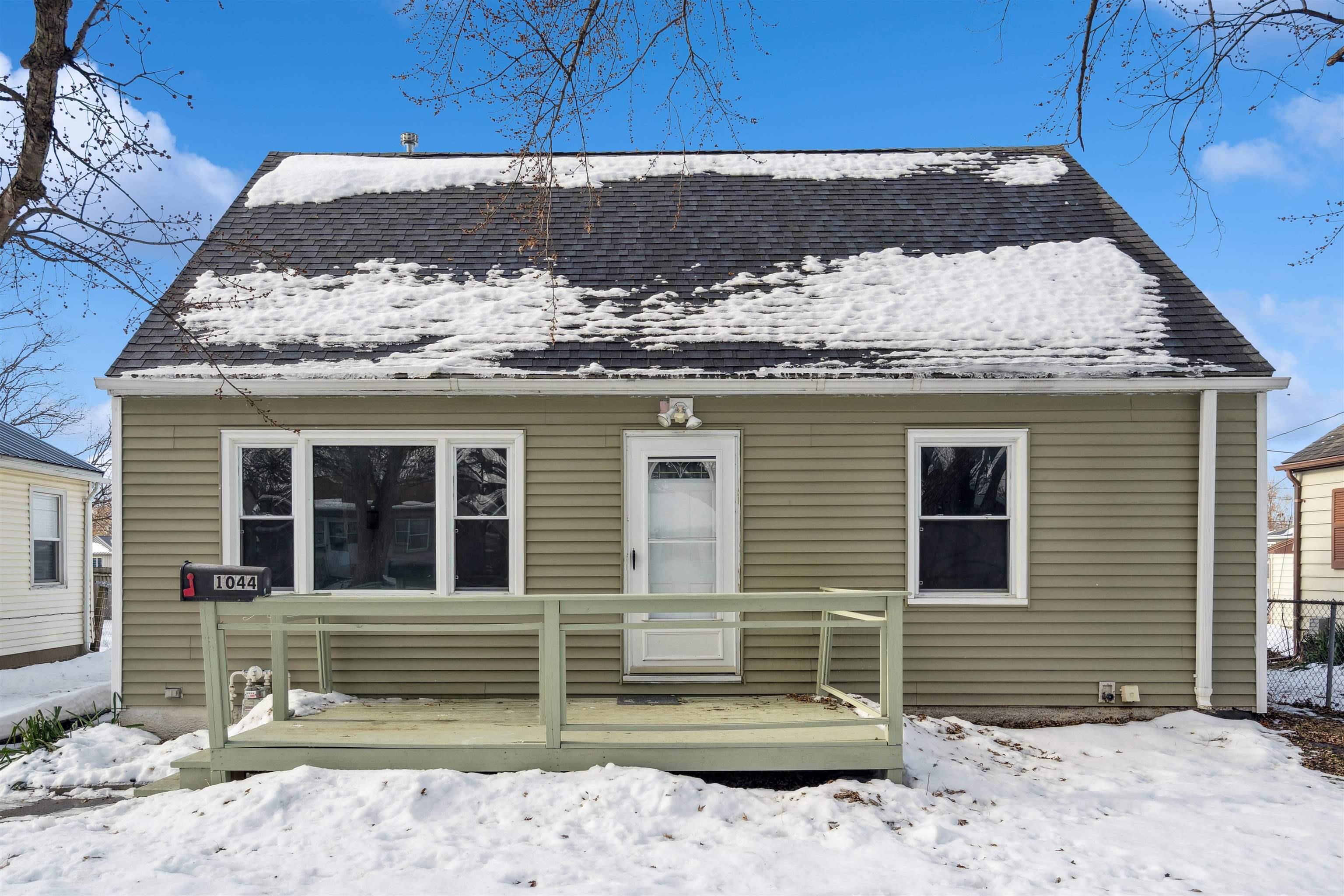 1044 Dundee Ave, For Sale in Waterloo - eXp Realty