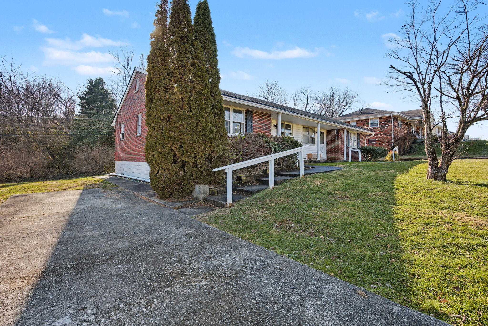 176 - 174176 Lisa Ave, For Sale in Danville - eXp Realty