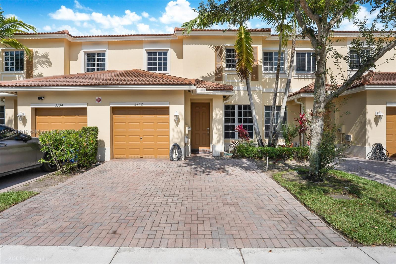 3192 Nw 31st Ter, For Sale in Oakland Park - Zoocasa