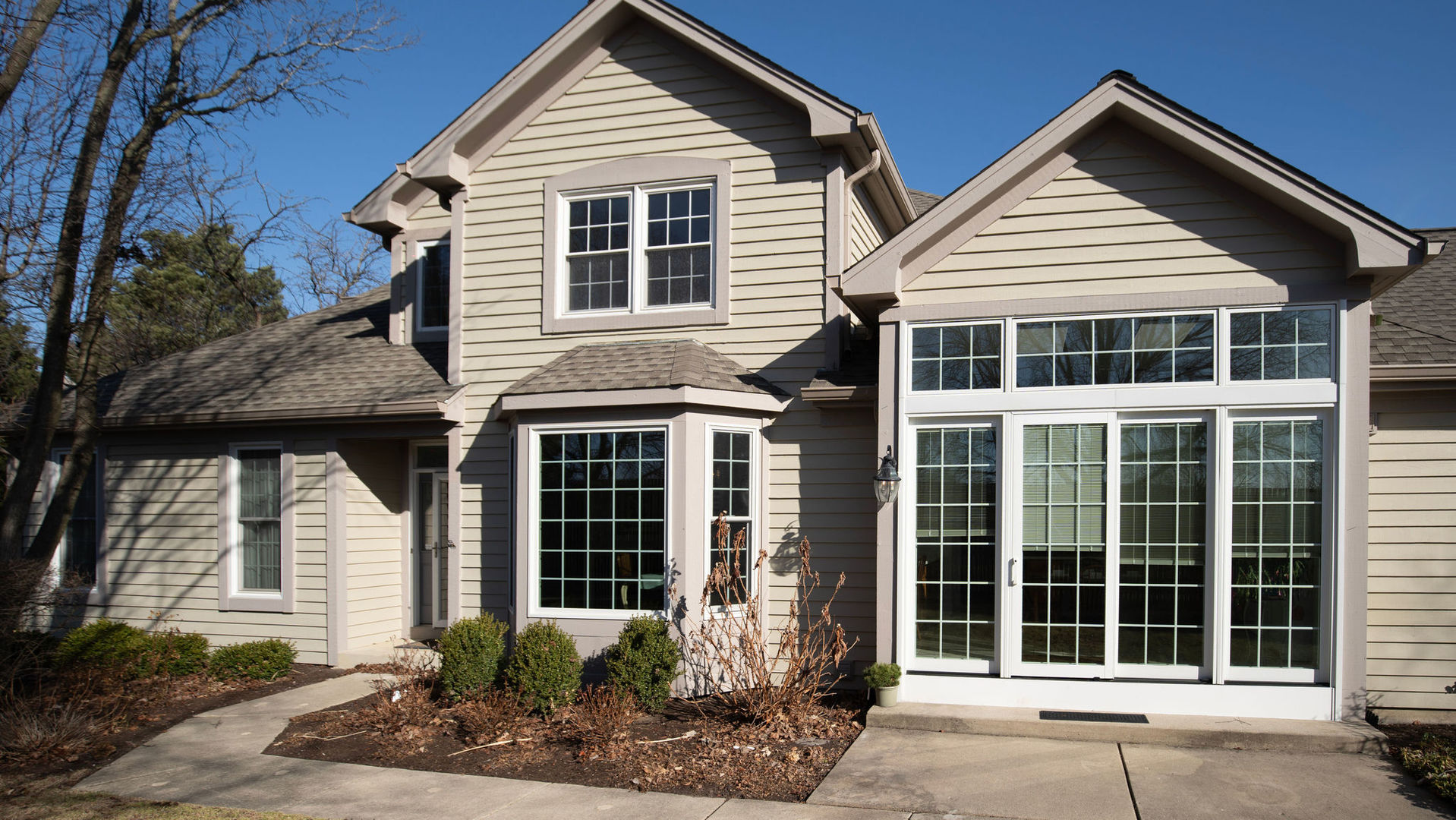 2060 Norwich Court, For Sale in Glenview - eXp Realty