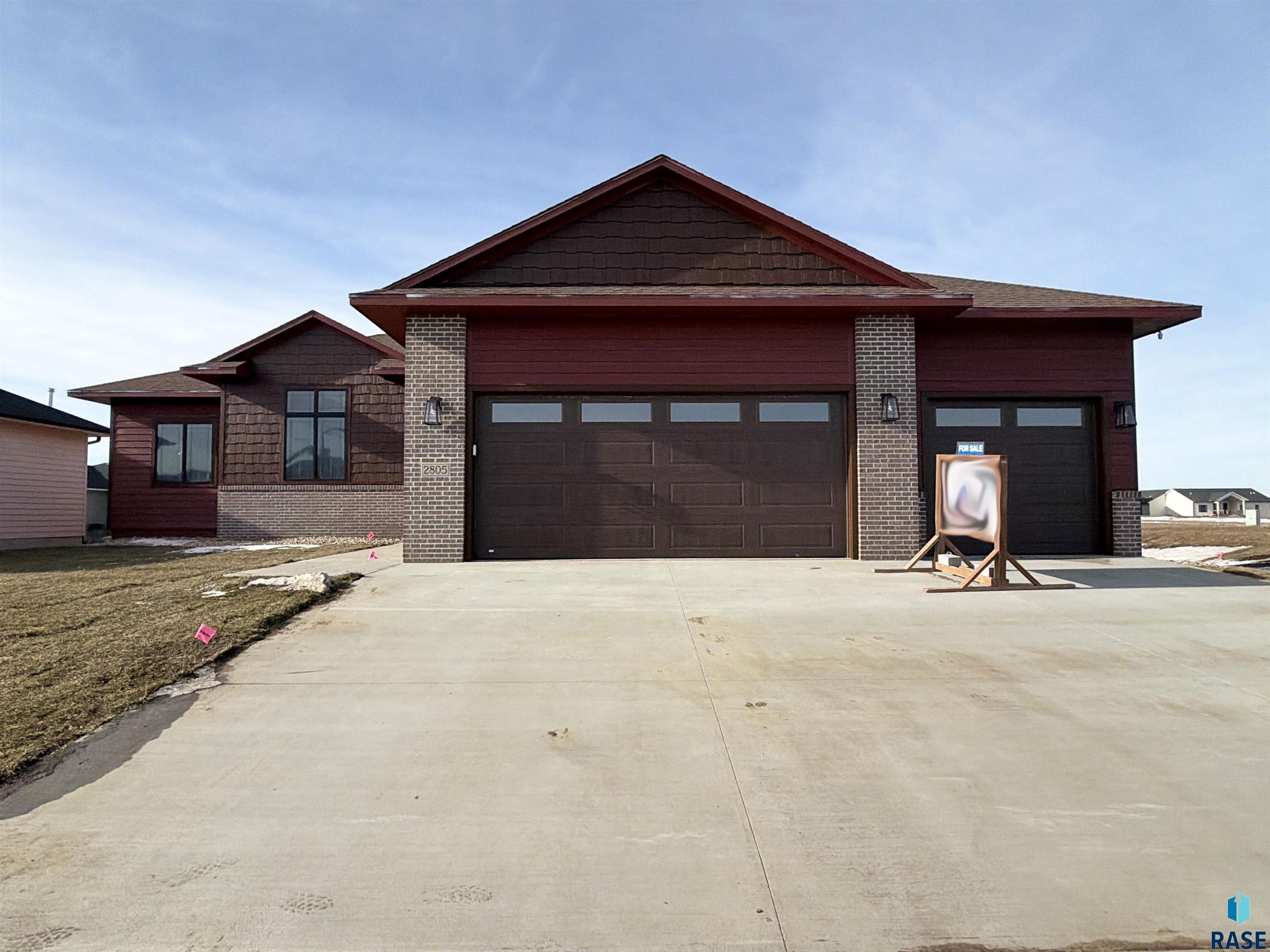 2805 S Dunraven Ave, For Sale in Sioux Falls - eXp Realty