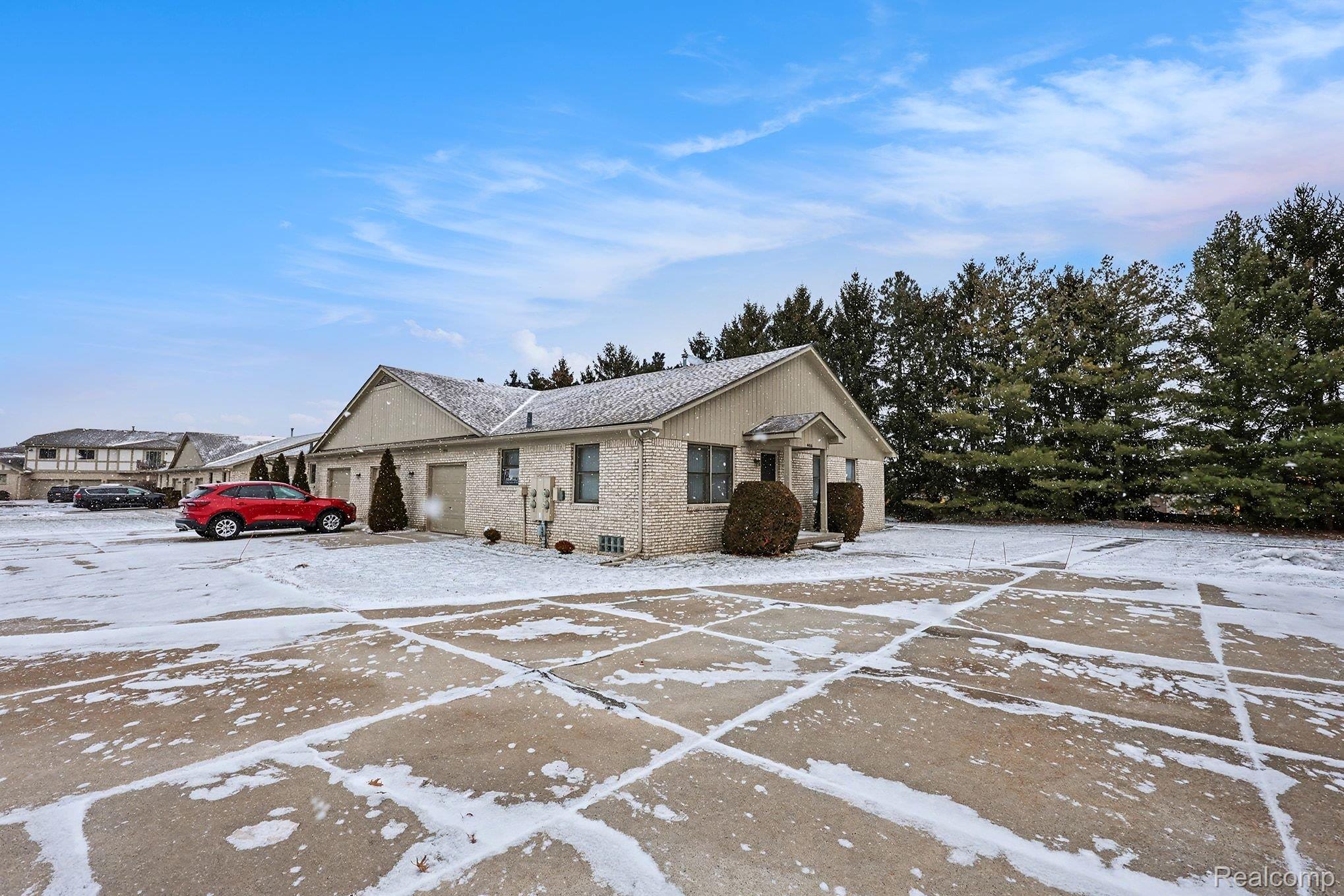 41916 King Edward Ct, For Sale in Clinton Township - eXp Realty