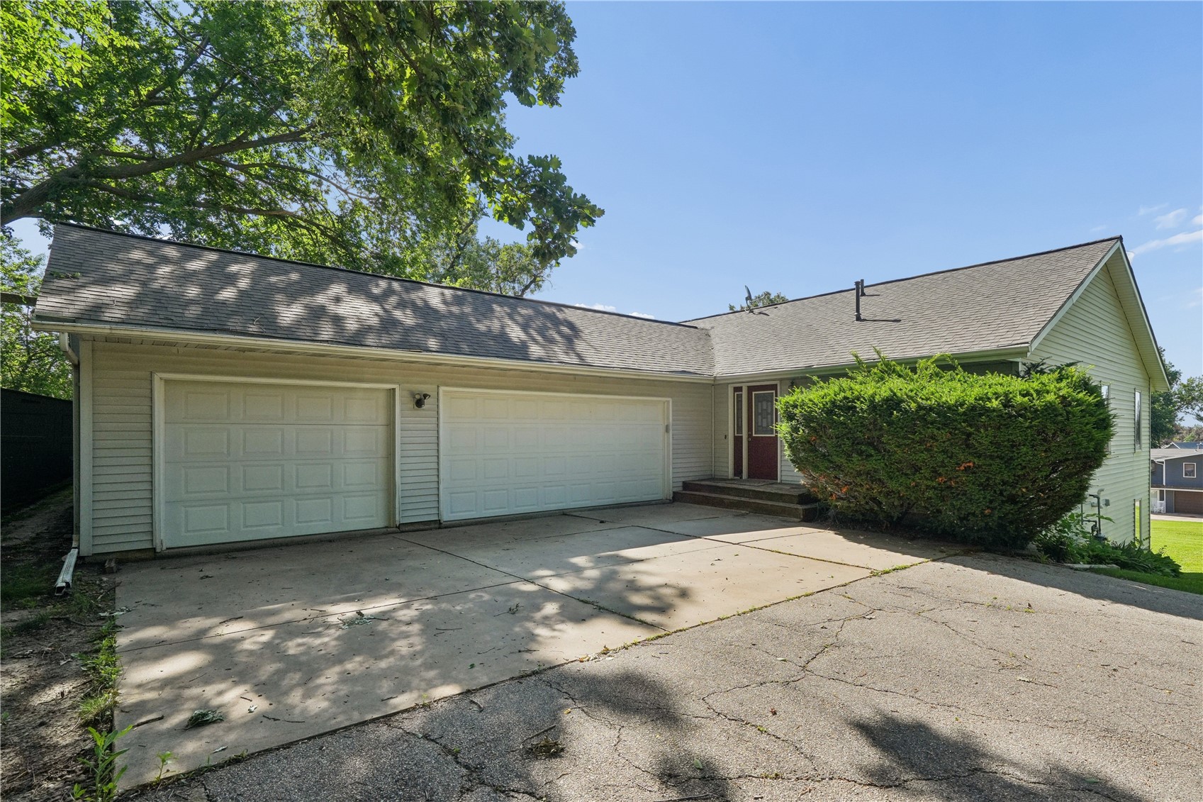 3009 Harvest Hill Rd Sw, For Sale in Cedar Rapids - eXp Realty