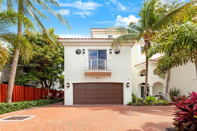 1372 Bayview Dr, Sold in Fort Lauderdale - Zoocasa