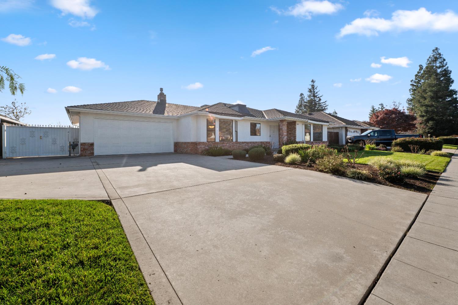 1673 E Cromwell Ave, For Sale in Fresno - eXp Realty