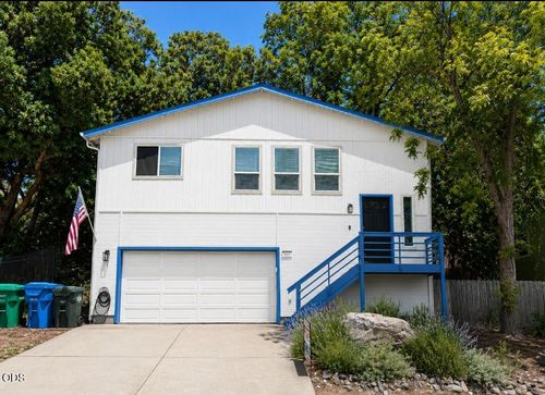 Gold Hill, OR Real Estate & Homes for Sale