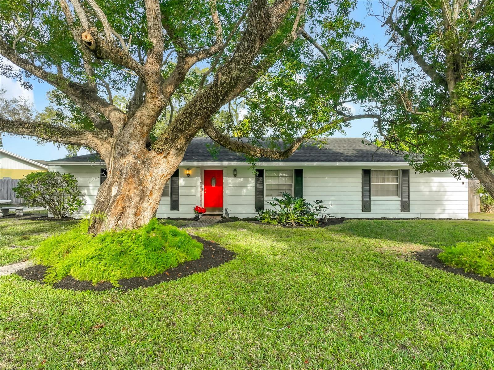 415 Hermitage Dr, For Sale in Altamonte Springs - eXp Realty
