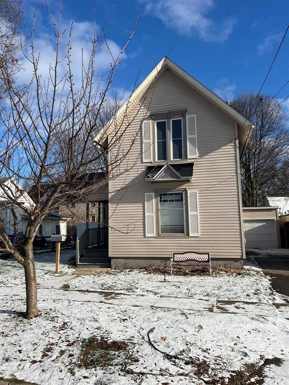 214 N Oak Street, For Sale in Owosso - Zoocasa