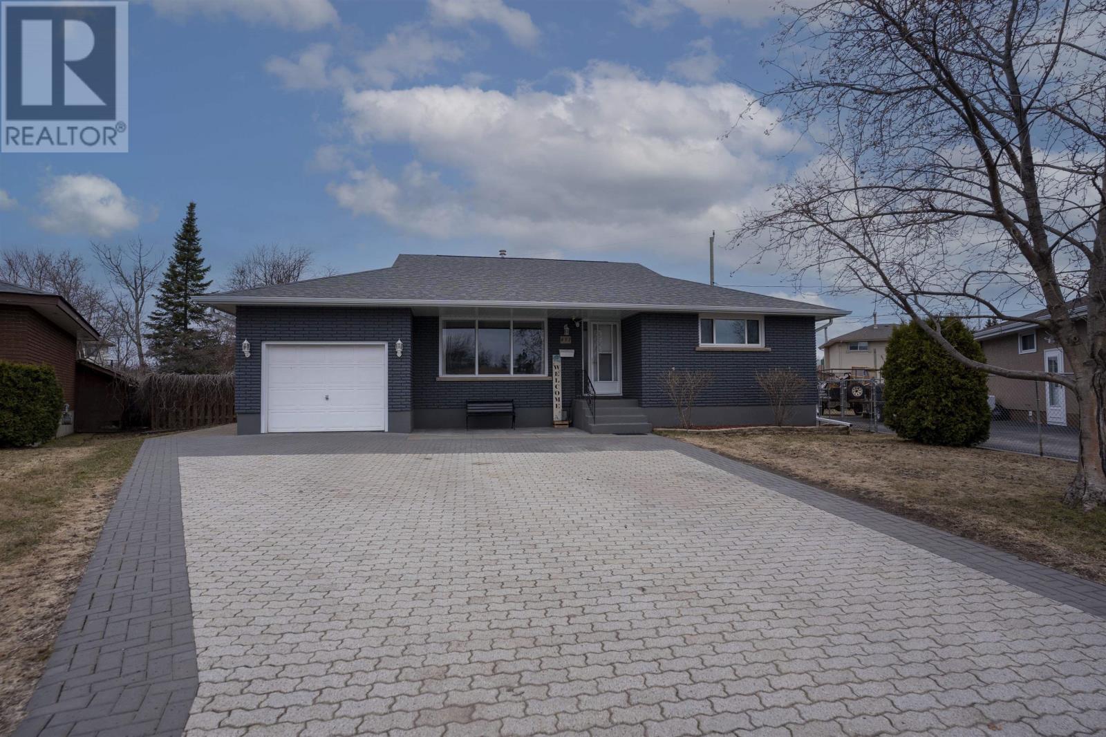 431 Cartier Crt, For Sale in Thunder Bay - eXp Realty