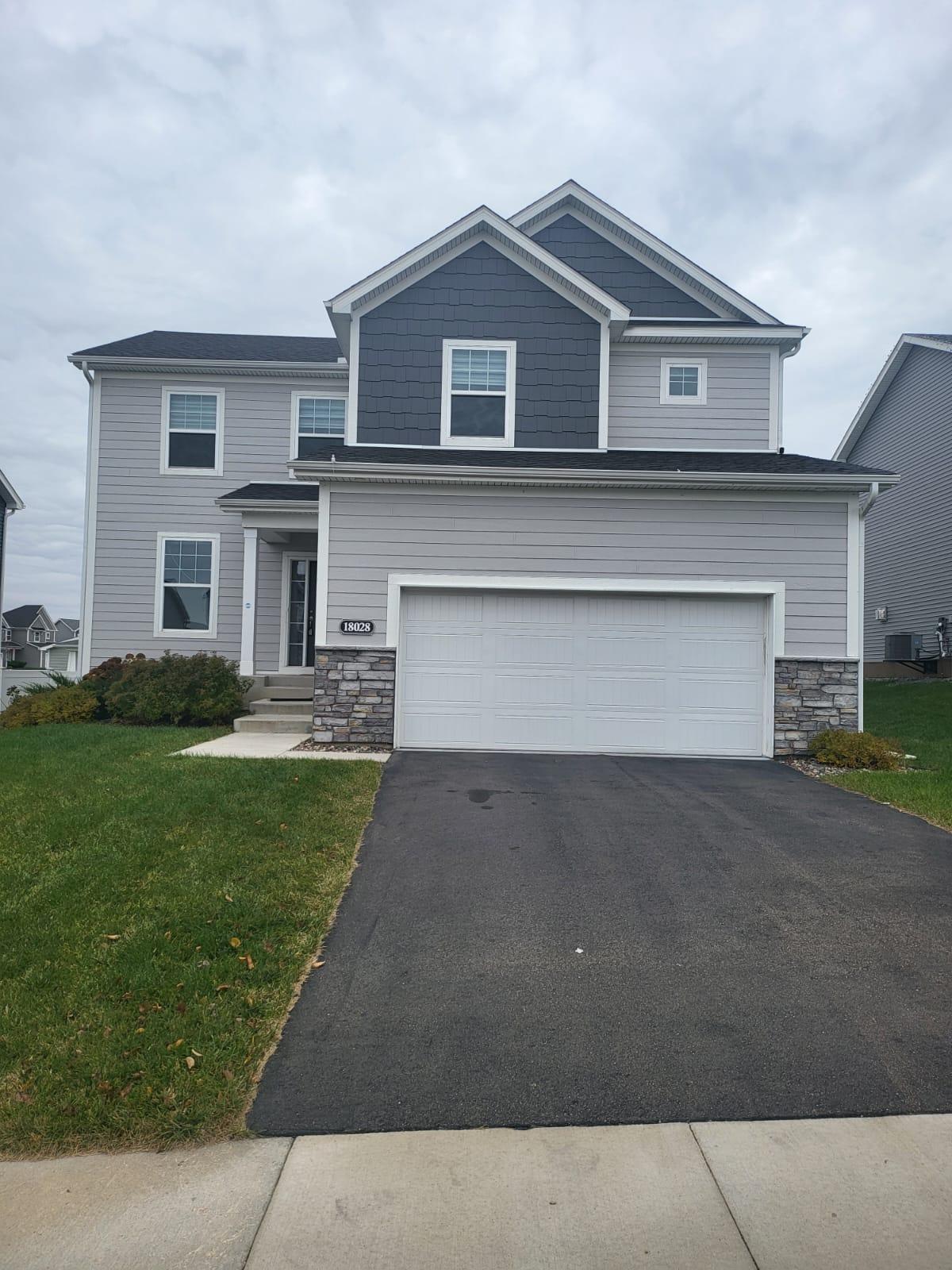 18028 Harlow Path, For Sale in Lakeville - Zoocasa