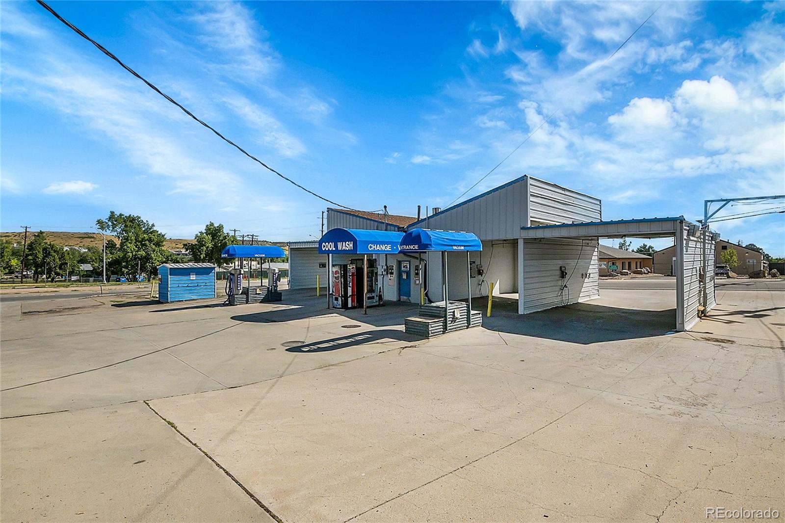 15600 S Golden Road, For Sale in GOLDEN - Zoocasa