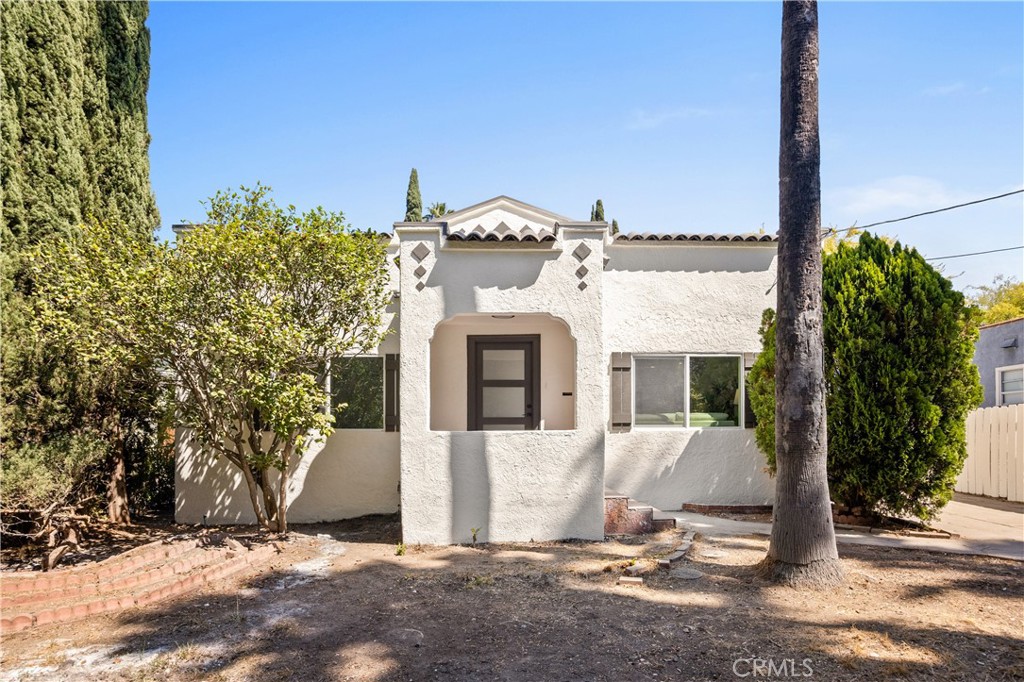 1379 E Elizabeth St, For Sale in Pasadena - eXp Realty