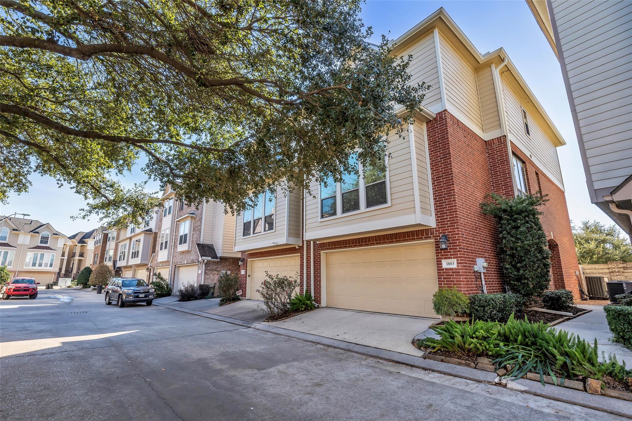 1803 Stacy Crst, For Sale in Houston - eXp Realty