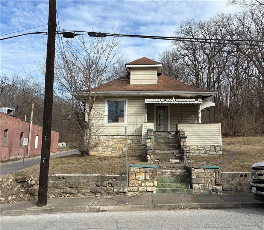 643 N Main St, For Sale in Excelsior Springs - eXp Realty