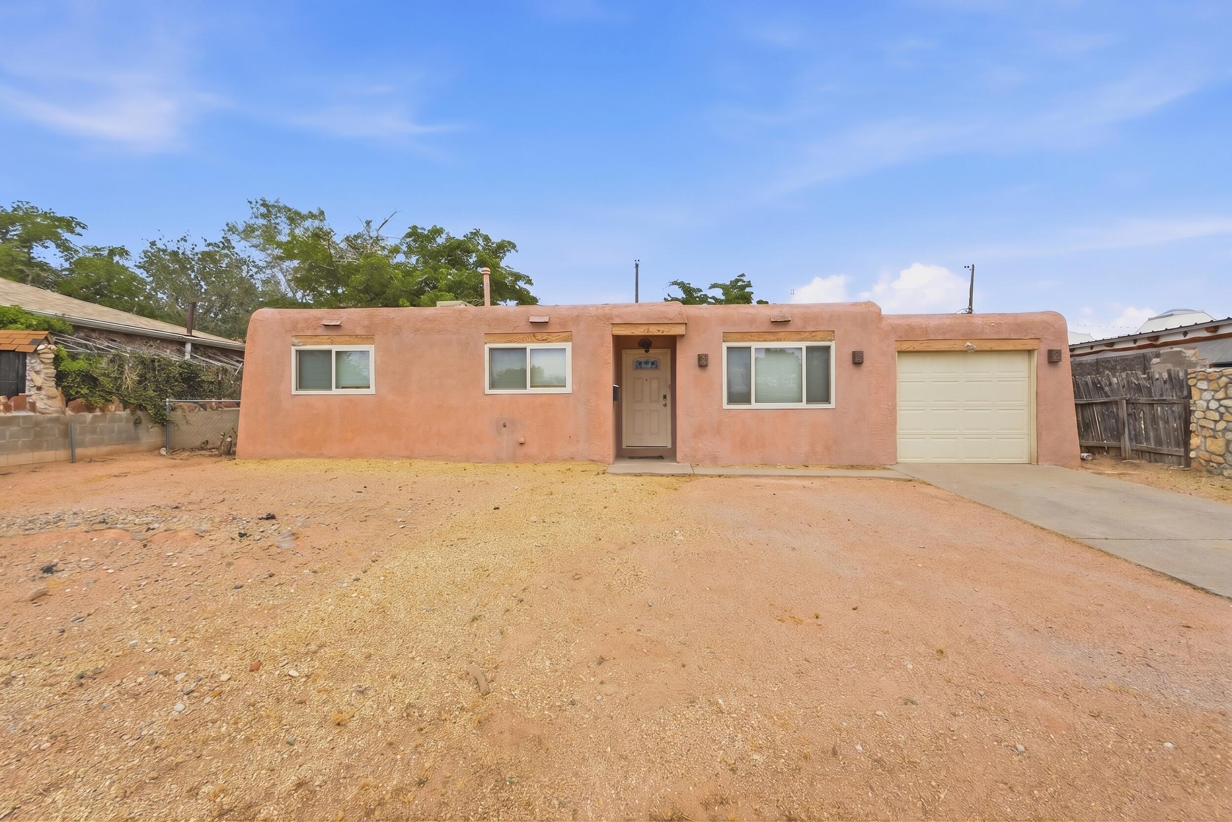606 Grace St Ne, For Sale in Albuquerque - eXp Realty
