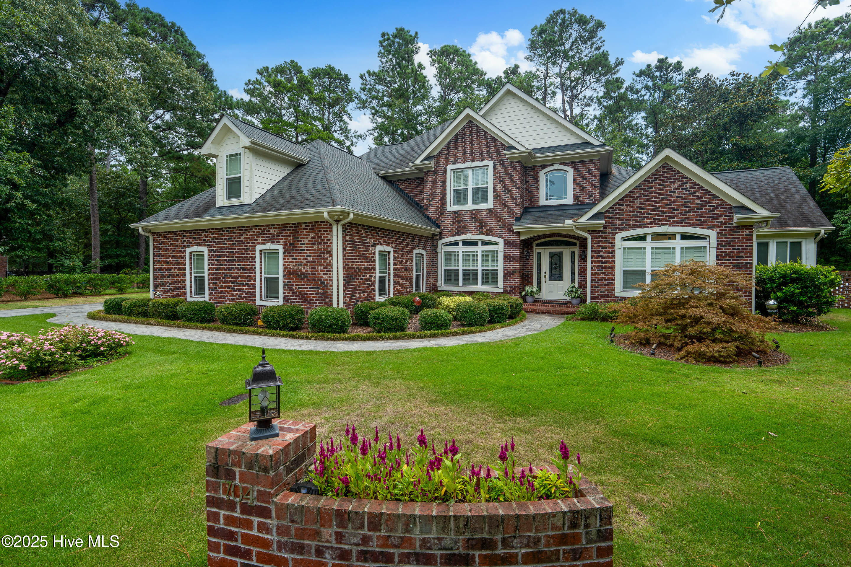704 Squire Ln, For Sale in Wilmington - eXp Realty