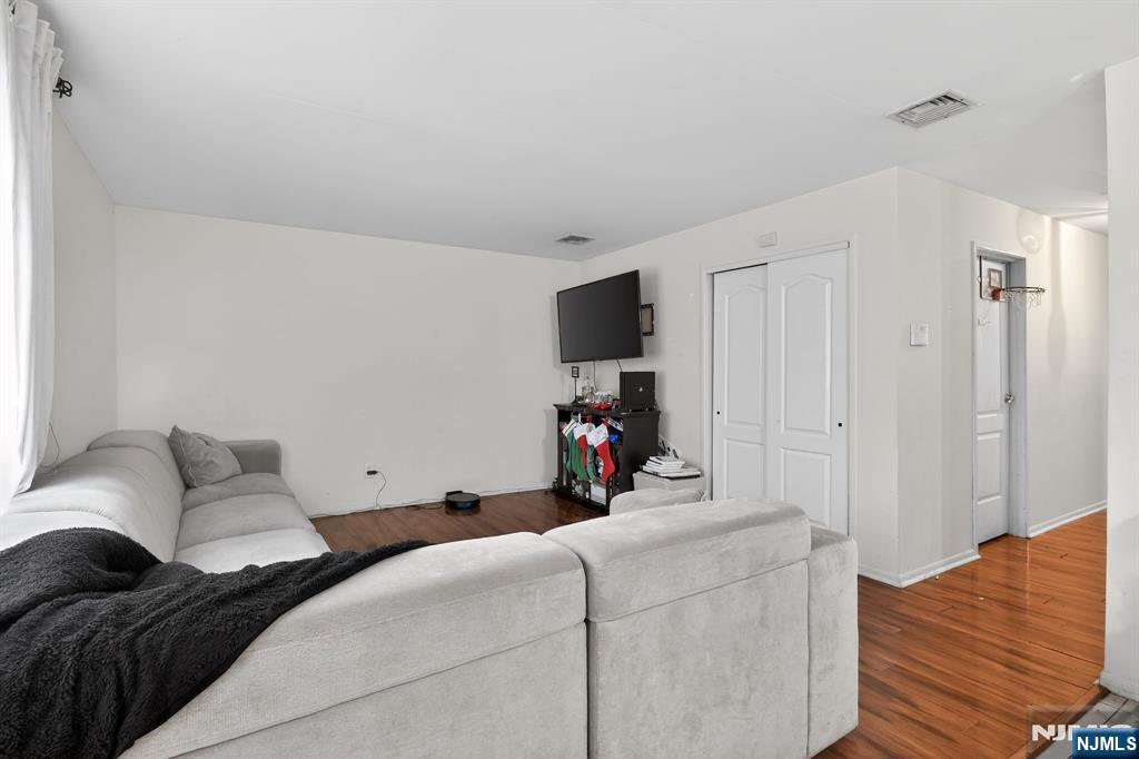 192 Burnett Ave, For Sale in Maplewood - eXp Realty