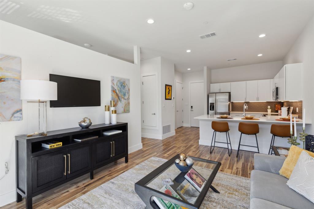 2990 Reagan Street, For Rent in Dallas - eXp Realty