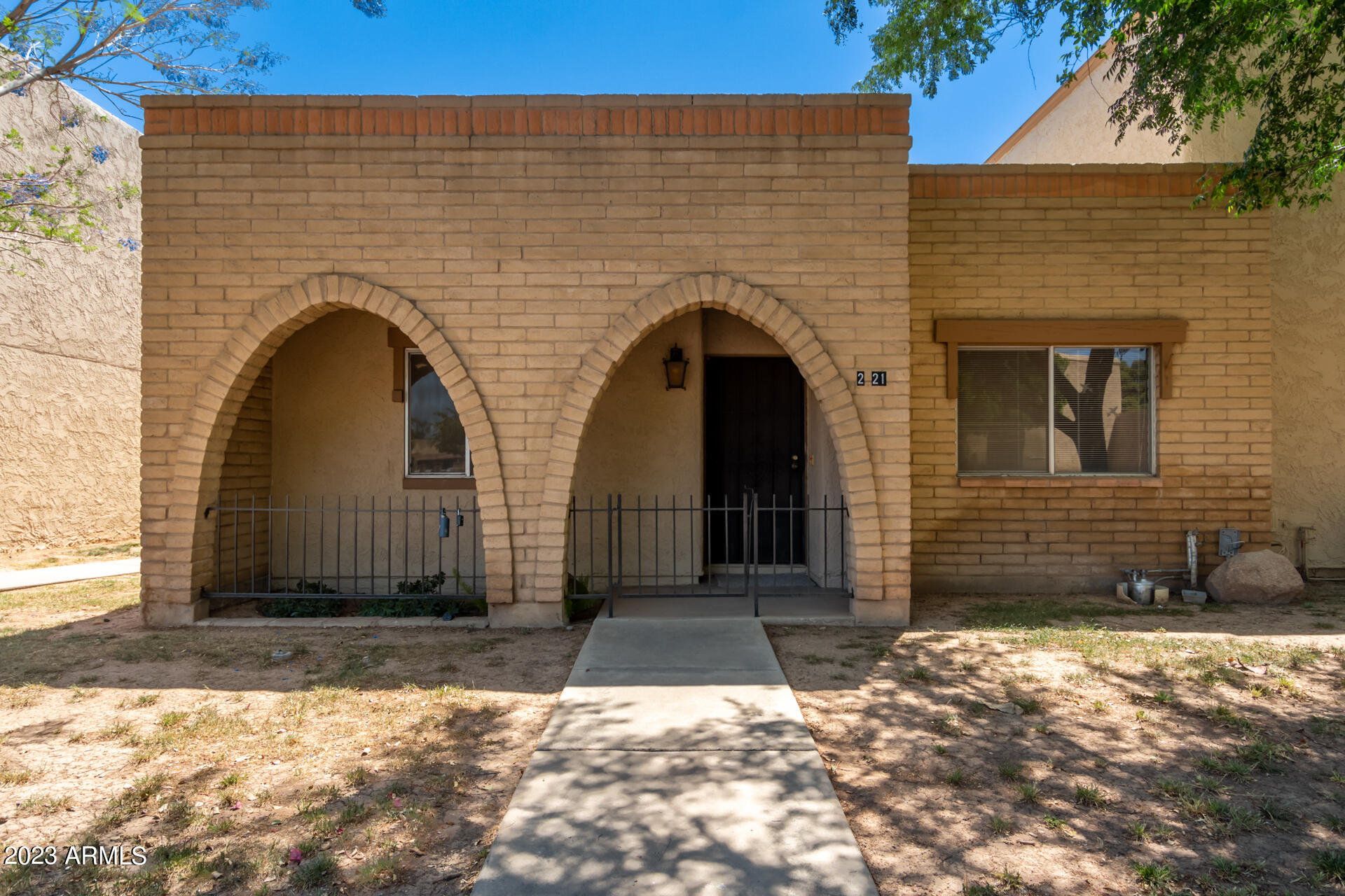 2121 E Ellis Drive, Sold in Tempe - Zoocasa