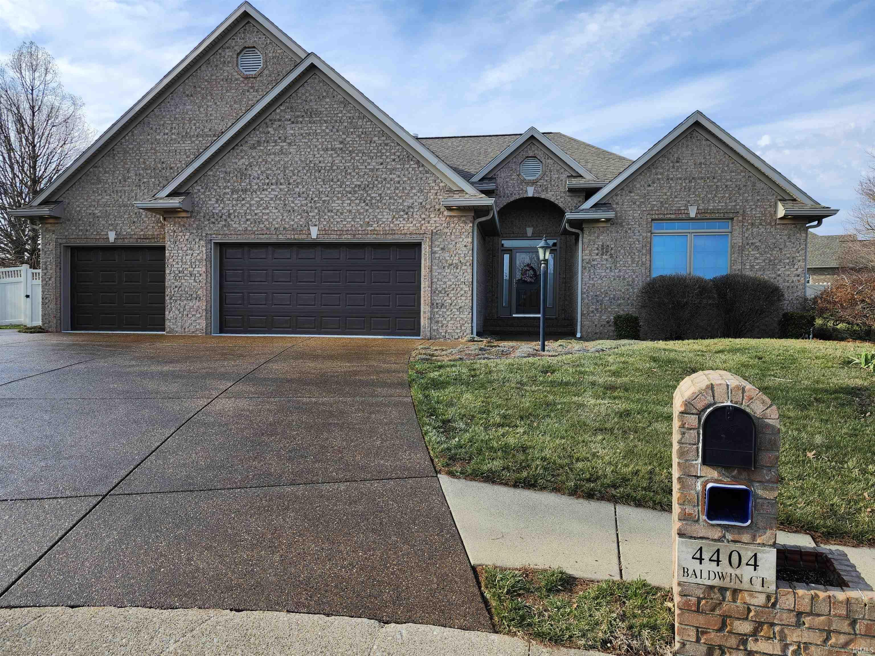 4404 Baldwin Ct, For Sale in Evansville - eXp Realty