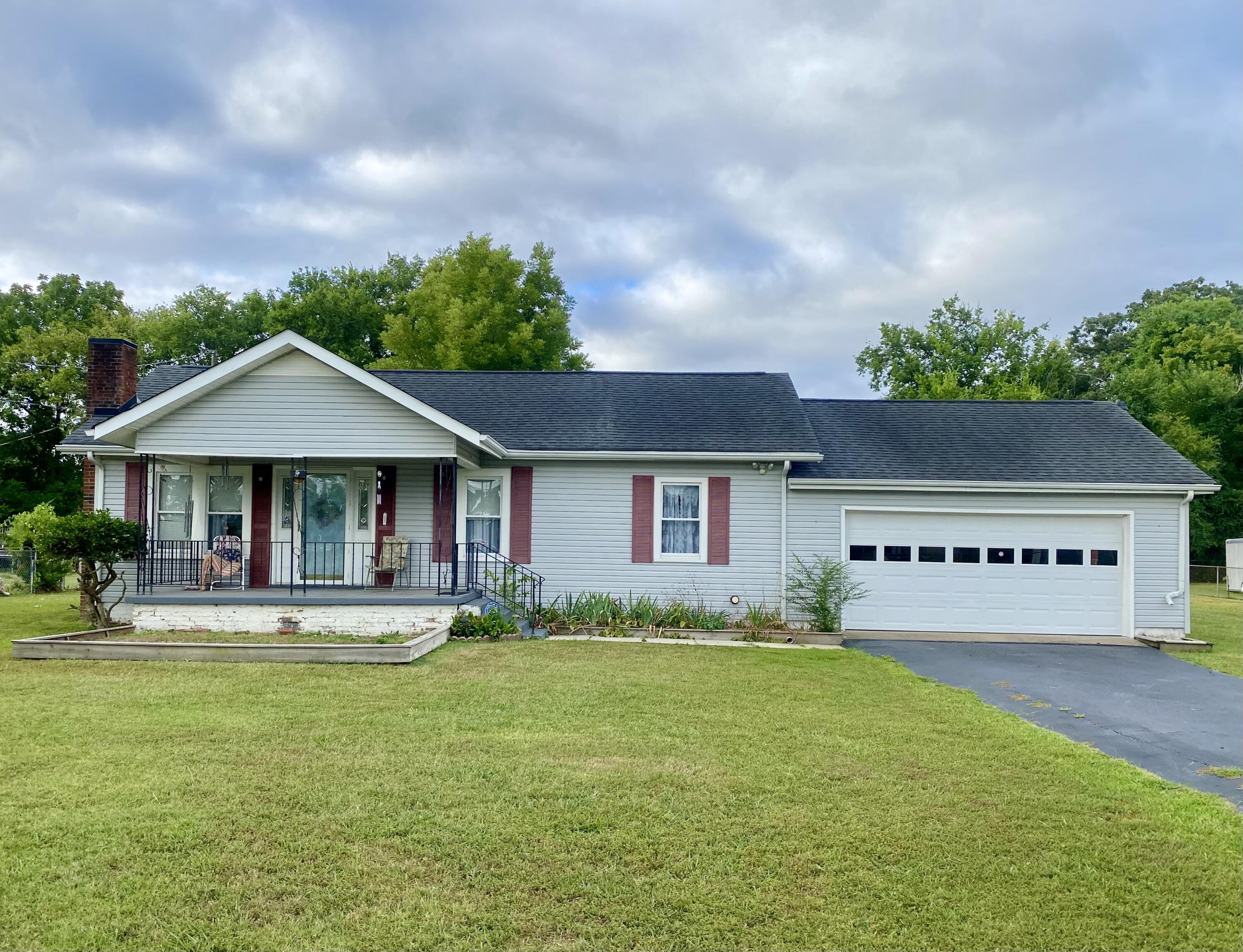 218 Fernwood Drive, For Sale in Rossville - Zoocasa