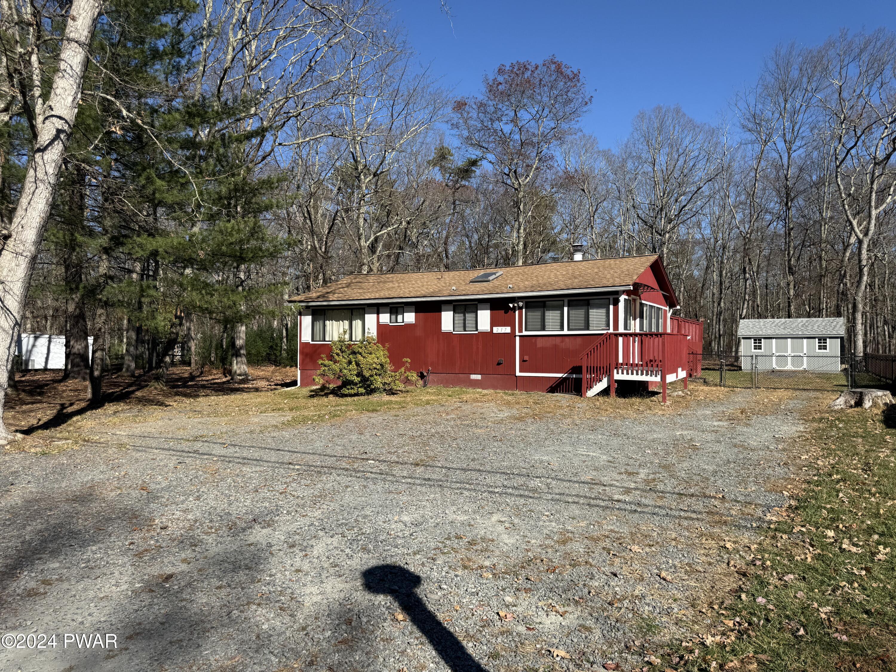 217 Lake Drive, For Sale in Dingmans Ferry - Zoocasa