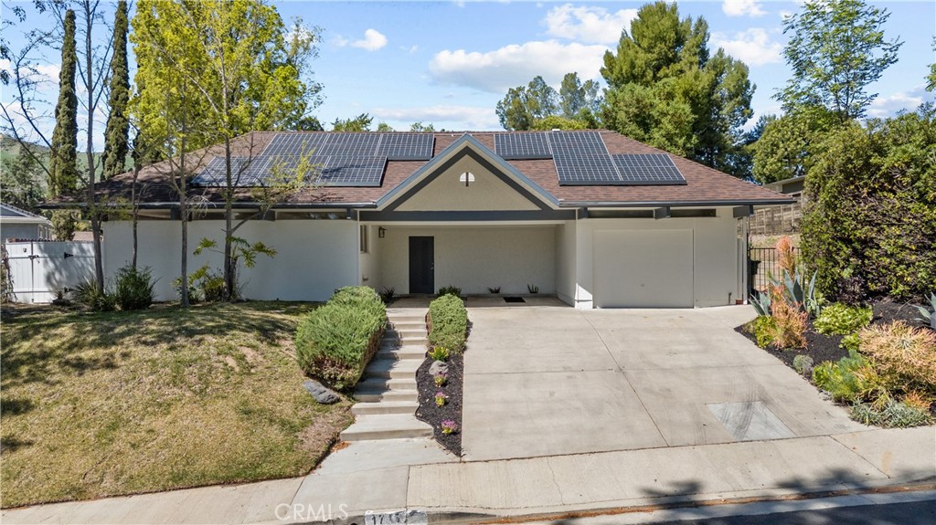 17151 Nanette St, For Sale in Granada Hills - Zoocasa