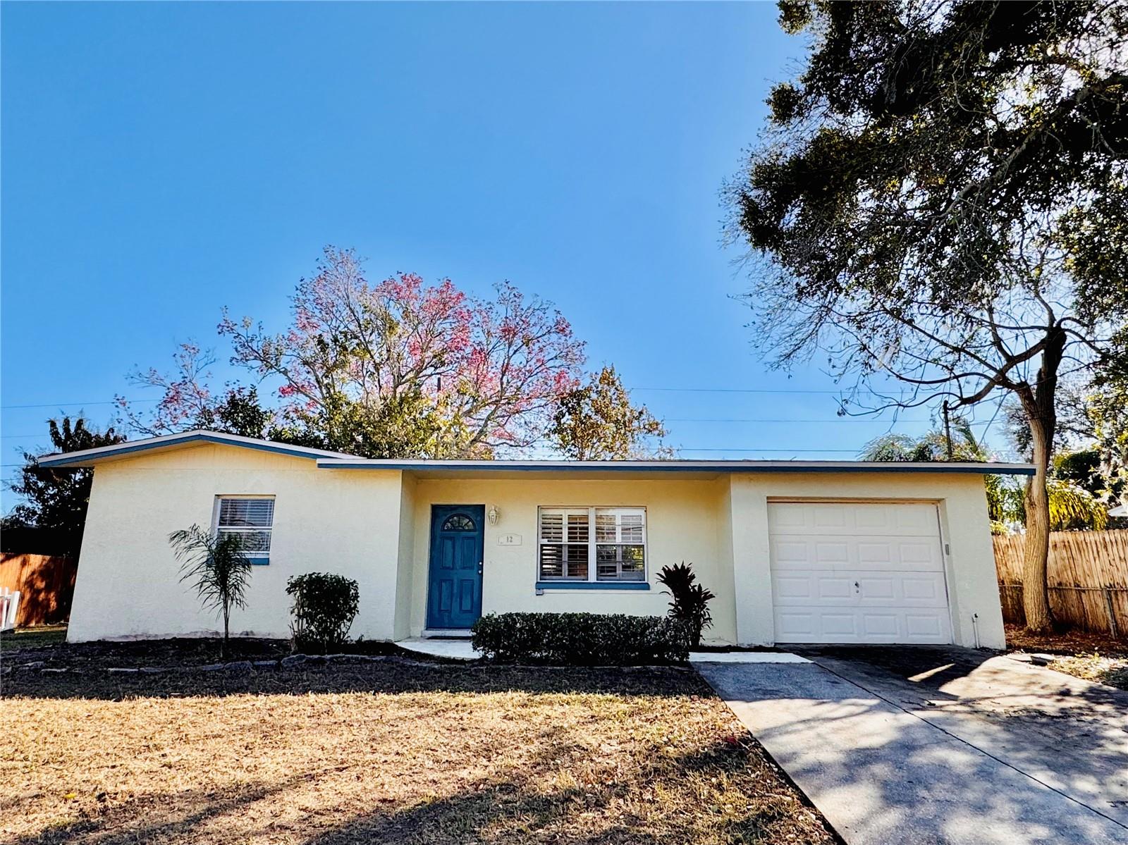 12 Lake Shore Dr, Pending in PALM HARBOR - eXp Realty