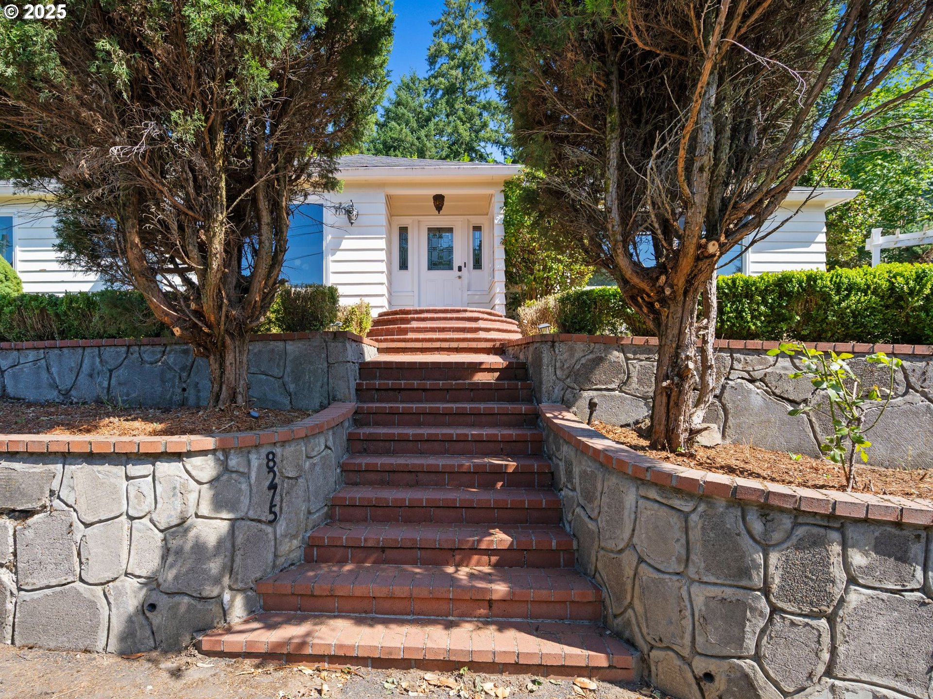 8275 Sw Canyon Rd, For Sale in Portland - eXp Realty