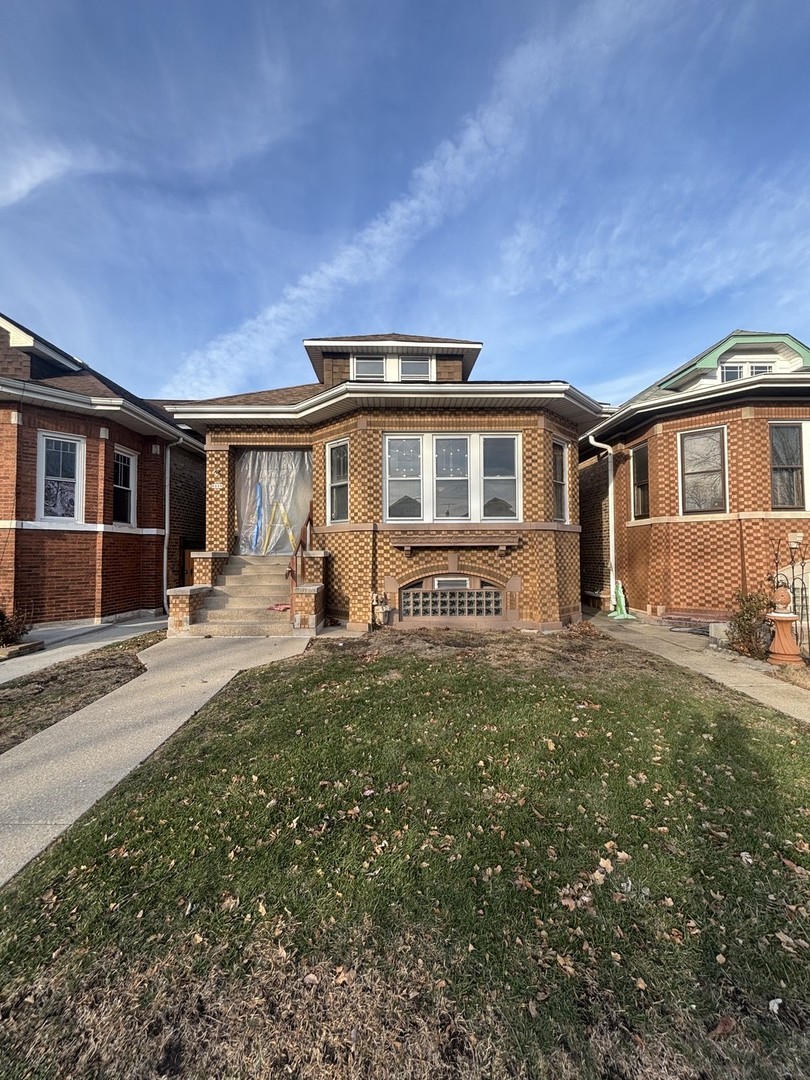 5238 W Wolfram St, For Sale in Chicago - eXp Realty