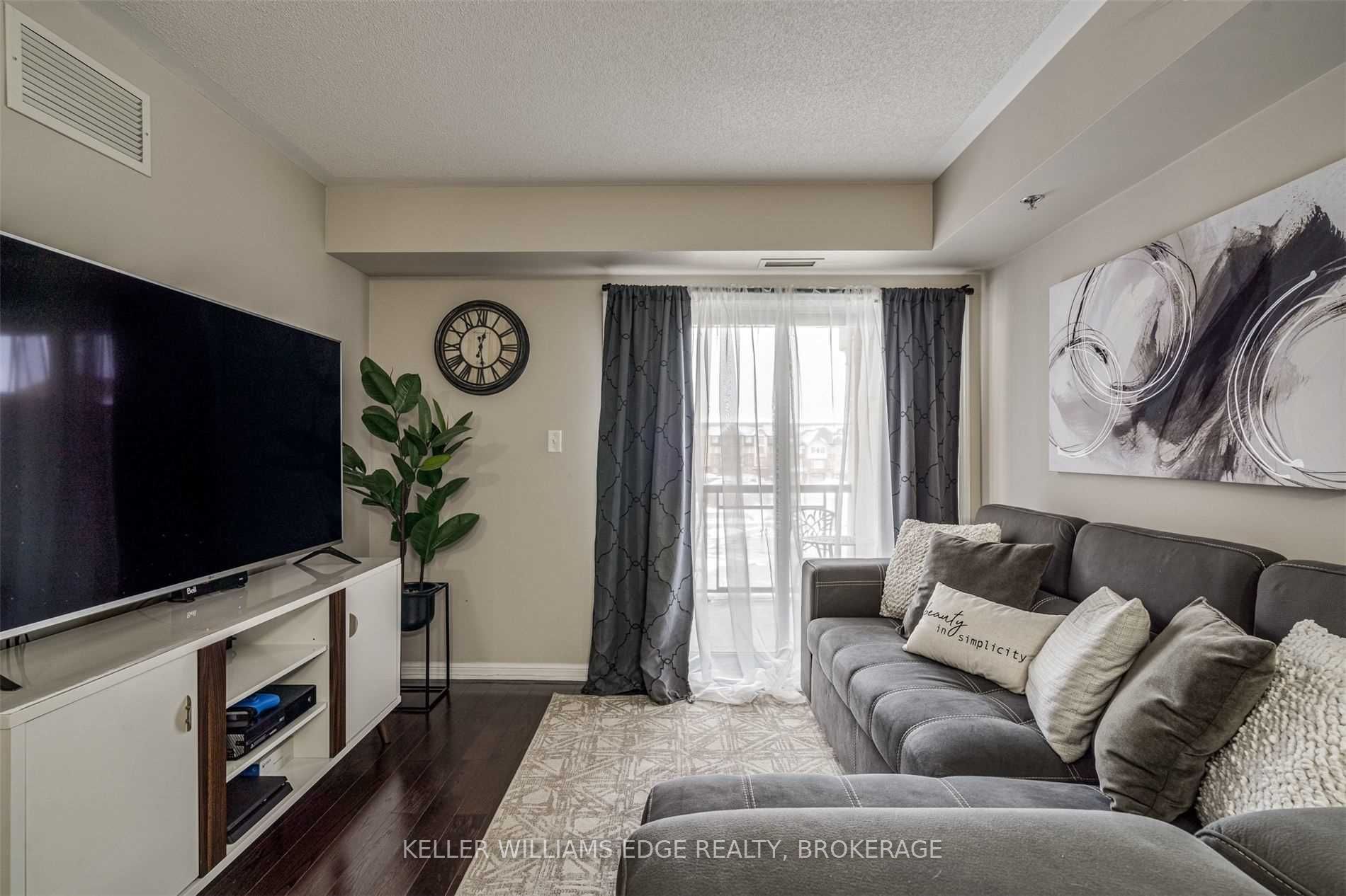 301 - 3060 Rotary Way, Sold in Burlington - Zoocasa