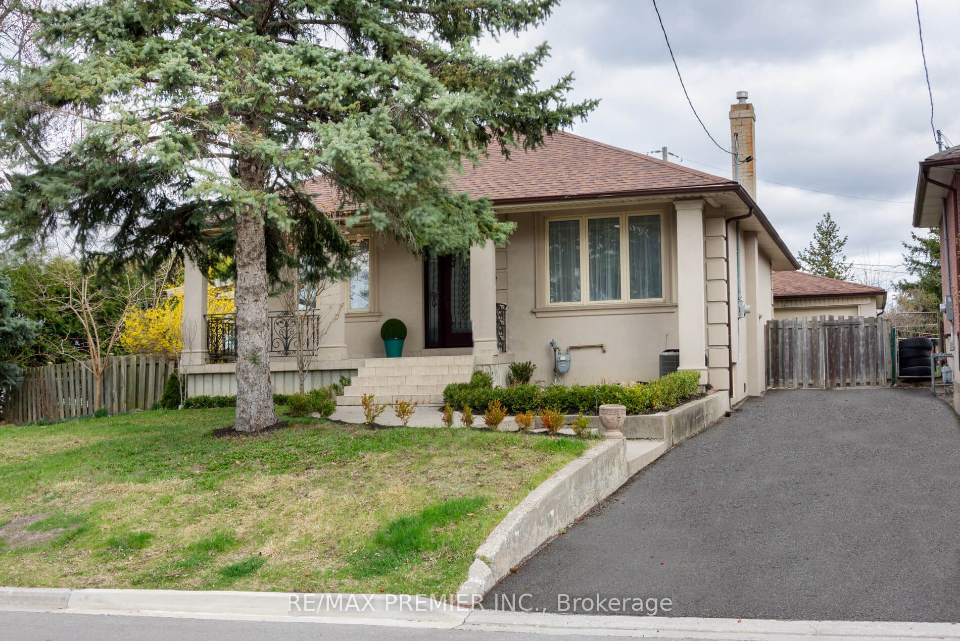 36 William Cragg Dr, For Sale in North York - Zoocasa