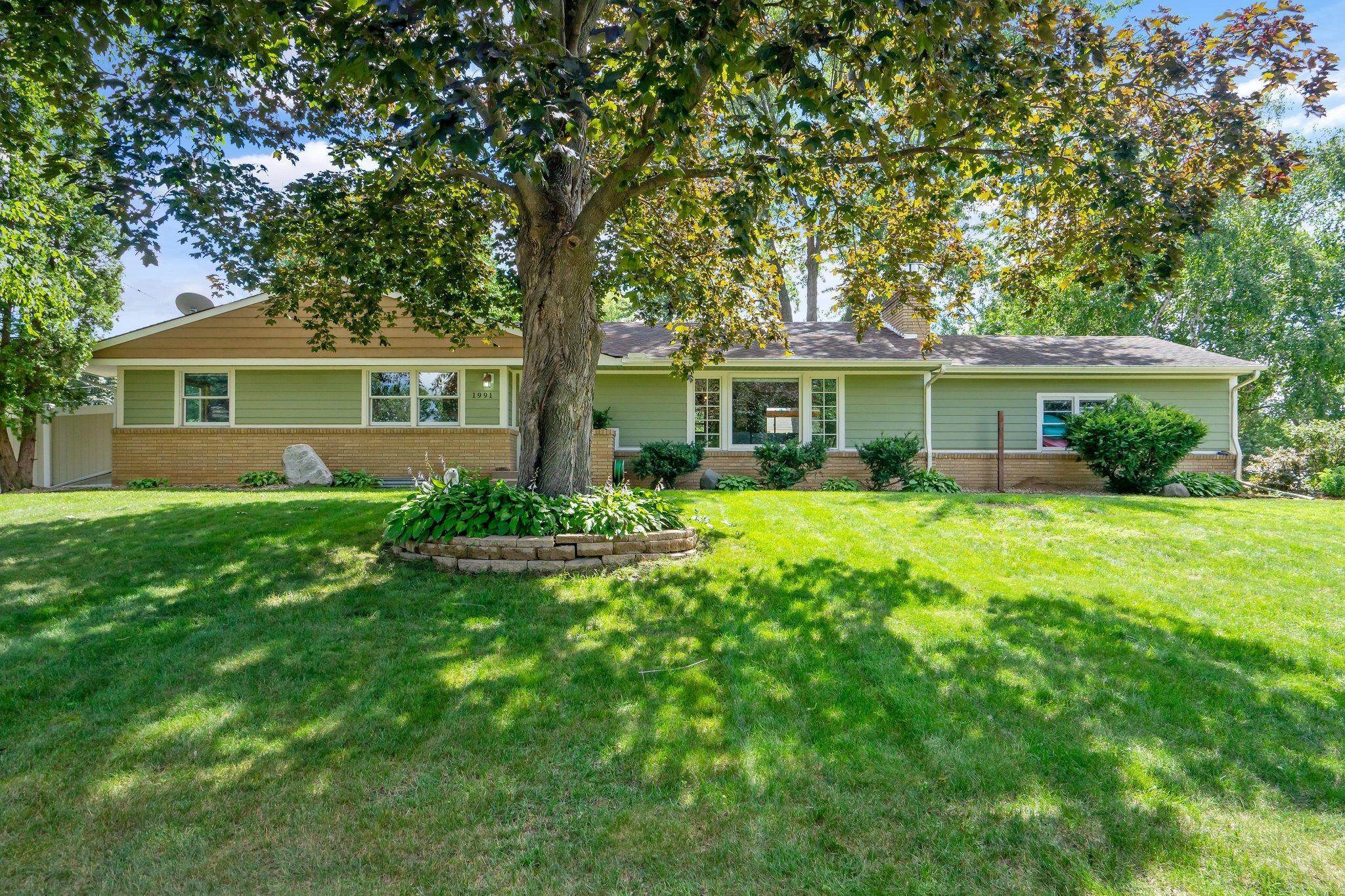 1991 Oak Knoll Dr, Sold in White Bear Lake - Zoocasa