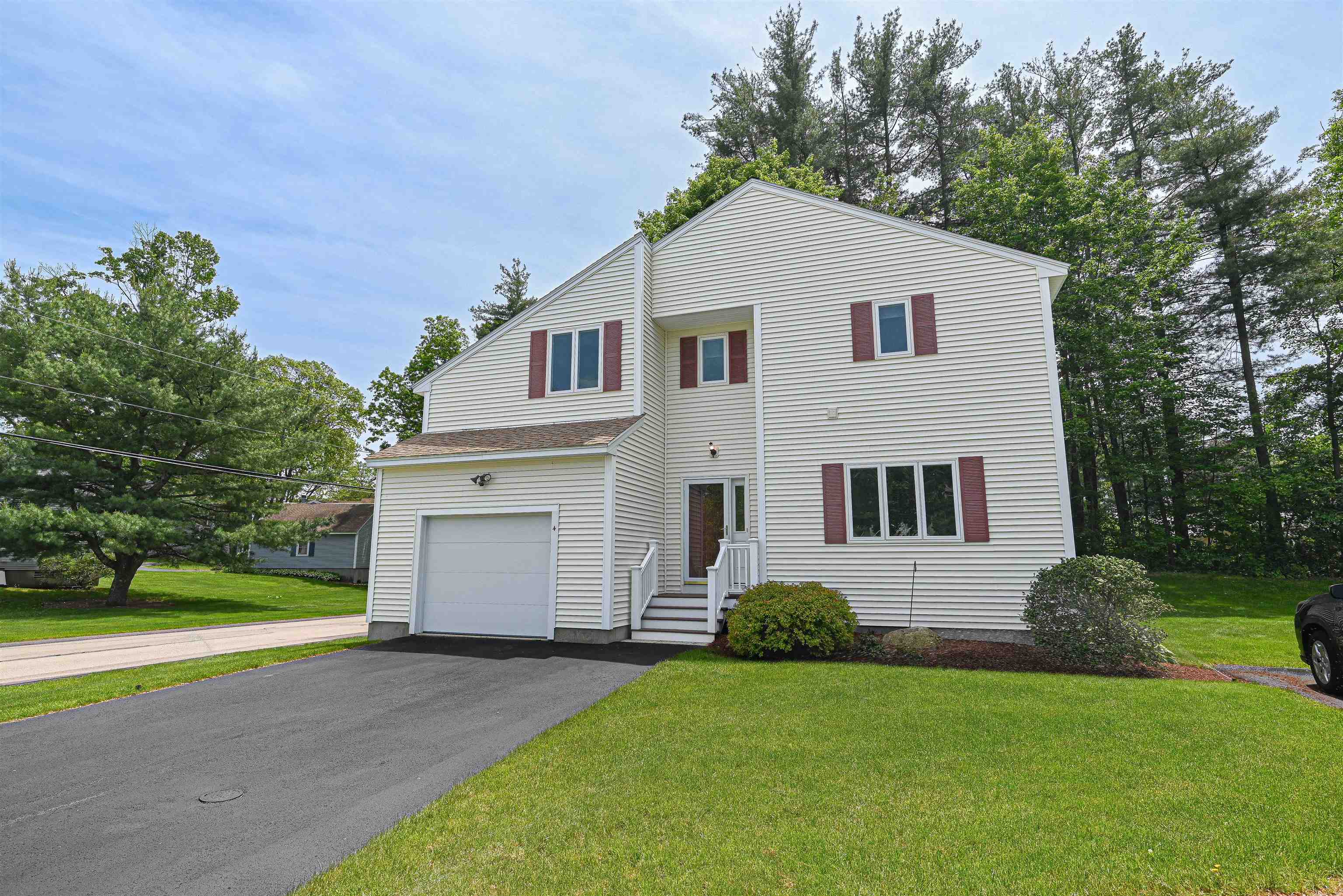 4 Timothy Dr, For Sale in Nashua - eXp Realty