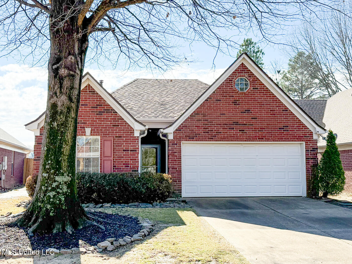 10249 Fox Hunt Dr, For Sale in Olive Branch - eXp Realty