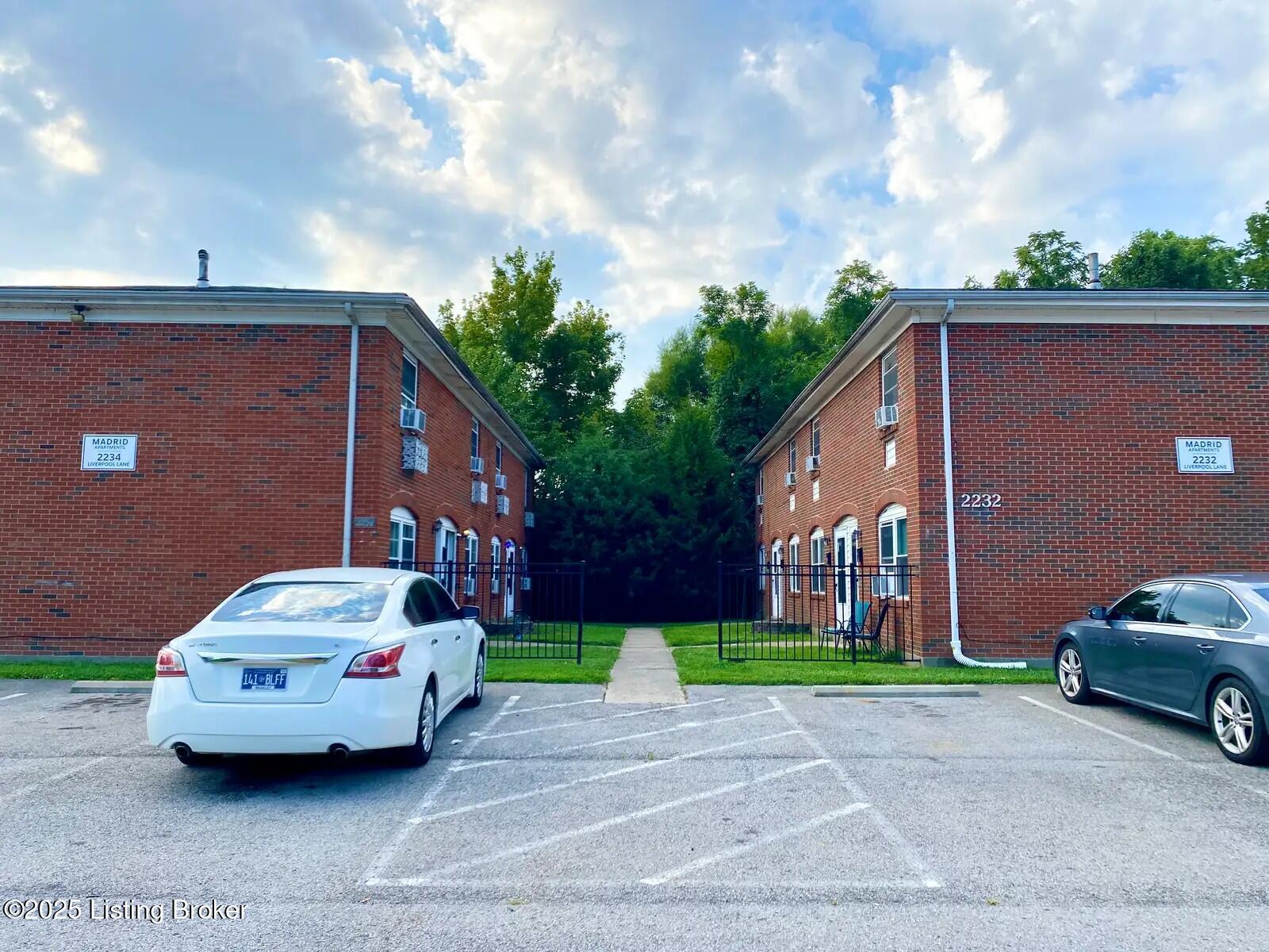 2230 Liverpool Ln, For Sale in Louisville - eXp Realty
