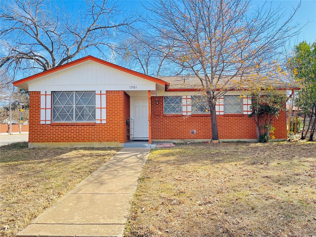 1701 Warren Lane, For Sale in Fort Worth - eXp Realty