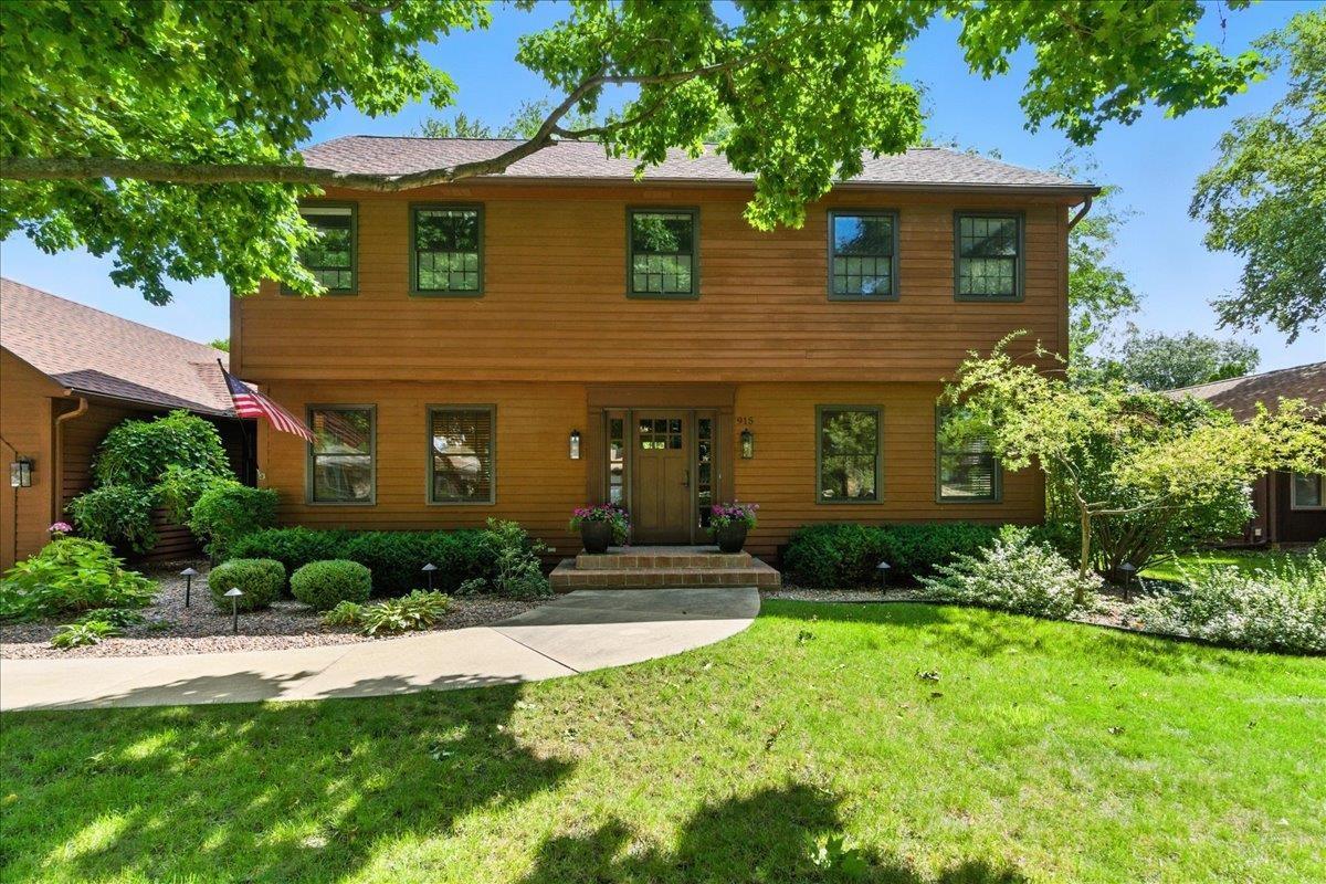 915 Sheridan Rd, For Sale in Waterloo - eXp Realty