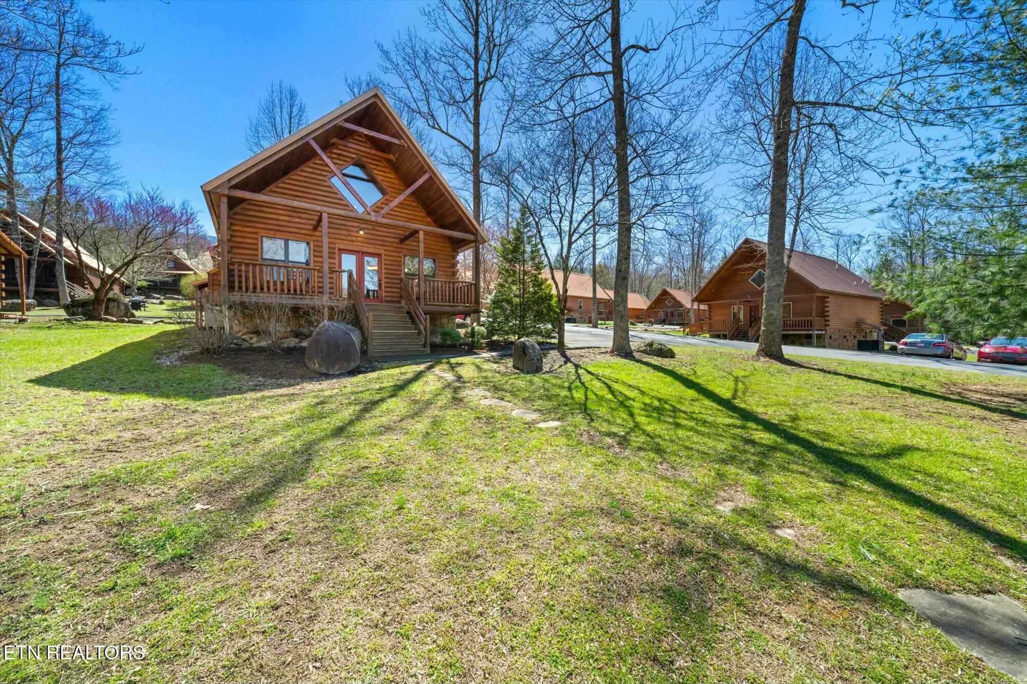 169 White Oak Way, For Sale in Gatlinburg - Zoocasa